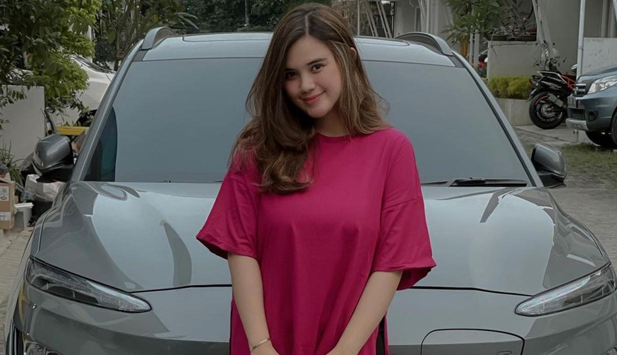 Potret Audi Marissa Pakai Kaus Oversize, Gayanya Bak ABG