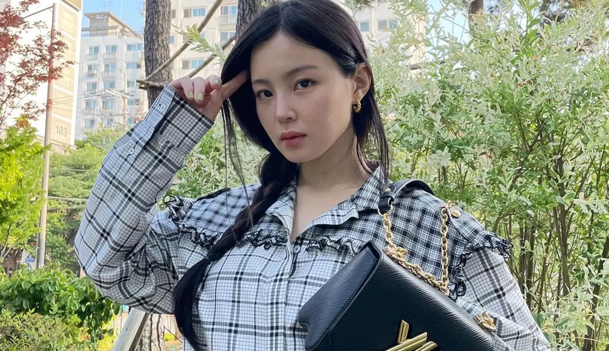 Siap Tampil di Indonesia, Gaya Kasual Lee Hi Ini Bisa Jadi Inspirasi ...