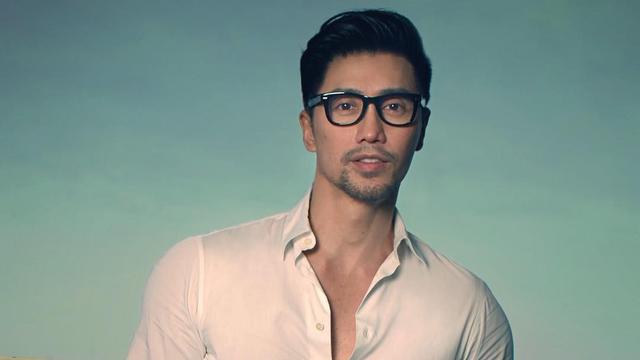Usia 56 Tahun, Model Chuando Tan bak Pemuda 20 Tahunan - Lifestyle ...