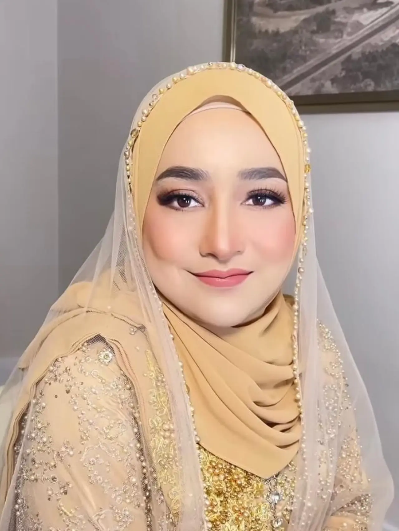 10 Gaya Cindy Fatika Sari Dampingi Sang Anak Menikah, Sama-sama Cantik ...