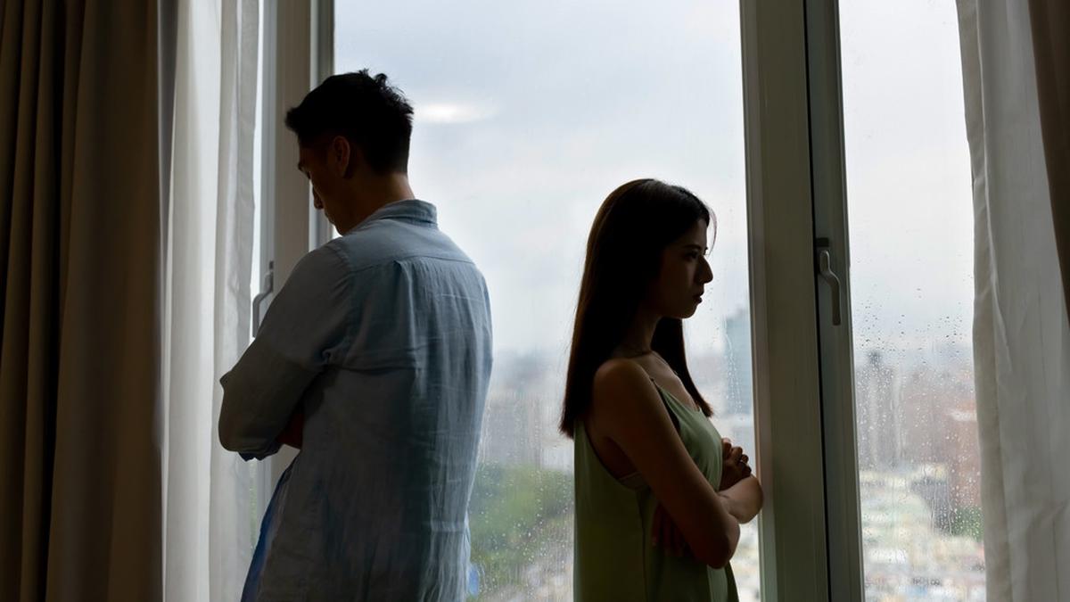 7 Tanda Pasangan Tak Lagi Cinta, Ada Perempuan Lain di Hatinya - Relationship Fimela.com