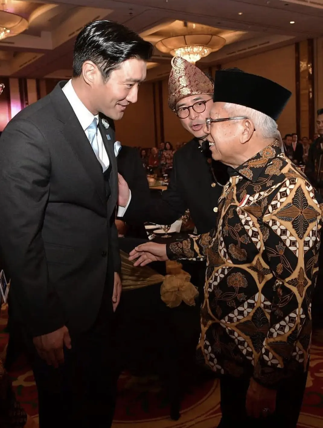 6 Penampilan Siwon Super Junior Rapi Kenakan Jas Hitam di KTT ASEAN ...