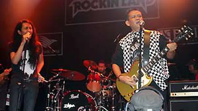 Meniup Kembali Roh Shark Move - ShowBiz Liputan6.com