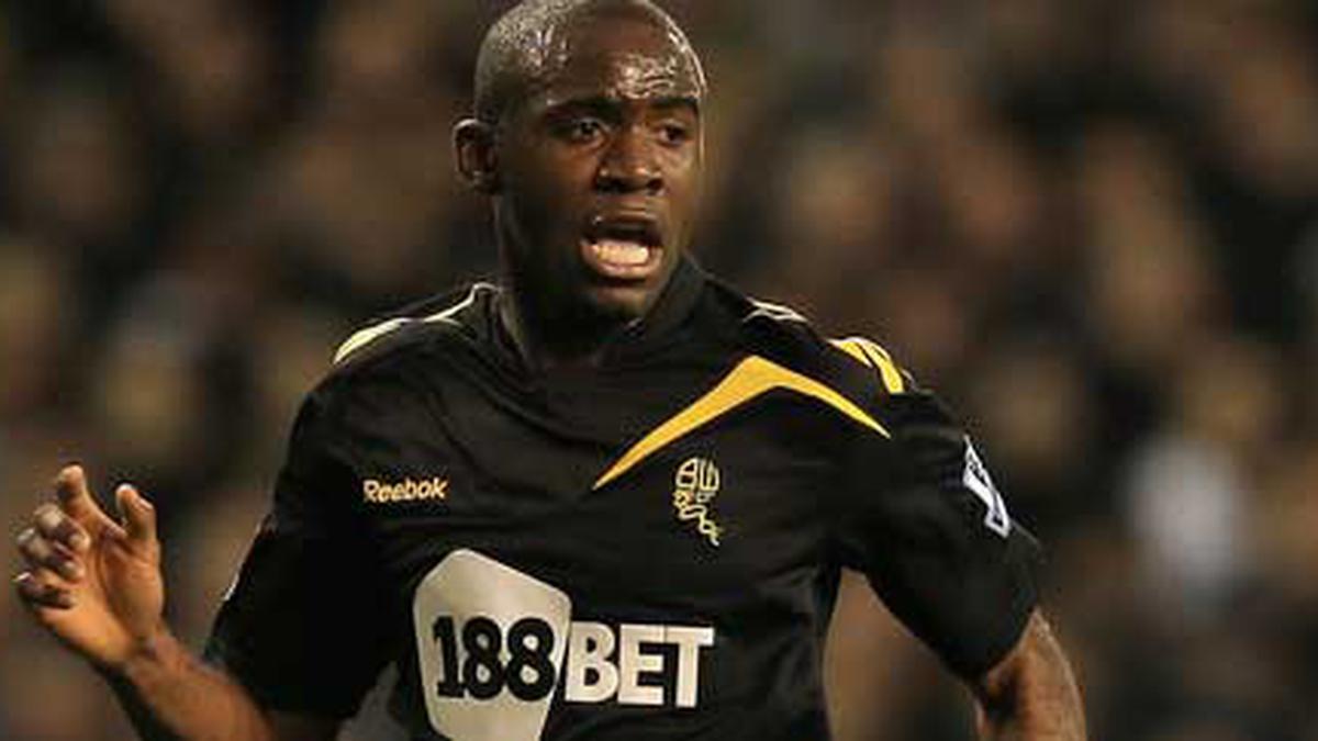 Karier Muamba Masih Belum Jelas - Bola Liputan6.com