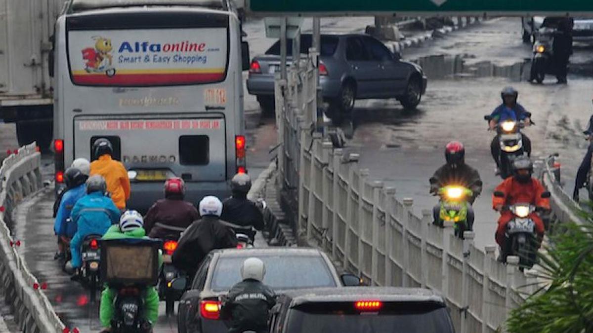Denda Rp 1 juta masuk jalur busway bisa jadi lahan korupsi baru - Berita Otosia.com