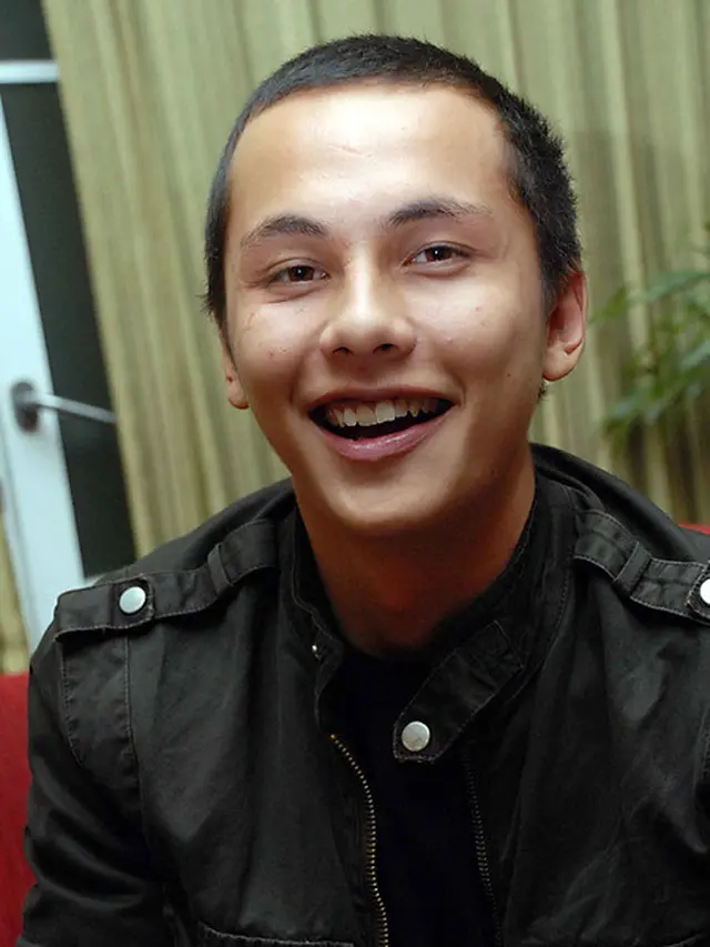7 Potret Lawas Andhika Pratama, Pernah Mirip Nicholas Saputra