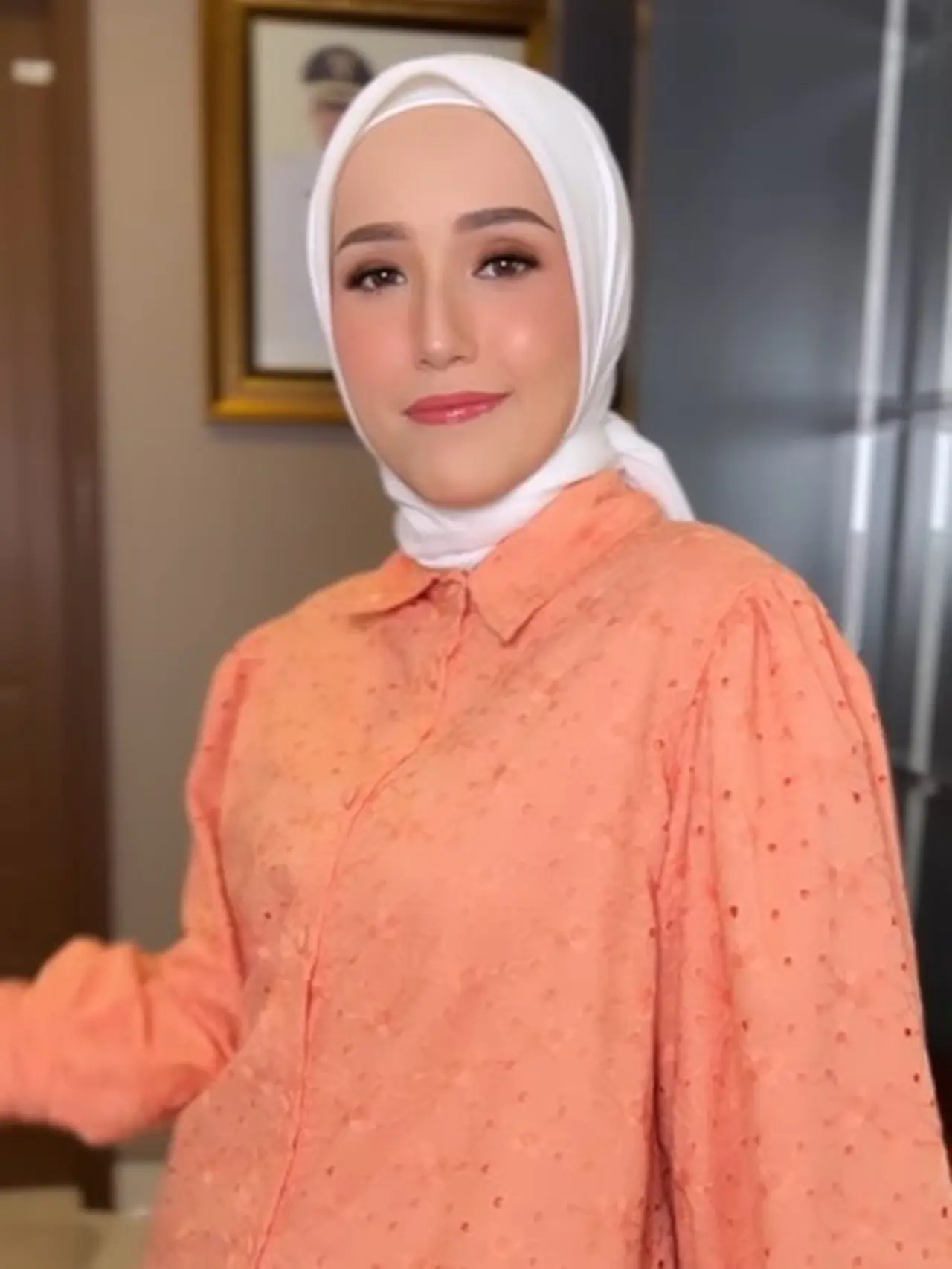 11 Potret Penampilan Berhijab Adelia Wilhelmina, Istri Pasha Ungu yang ...