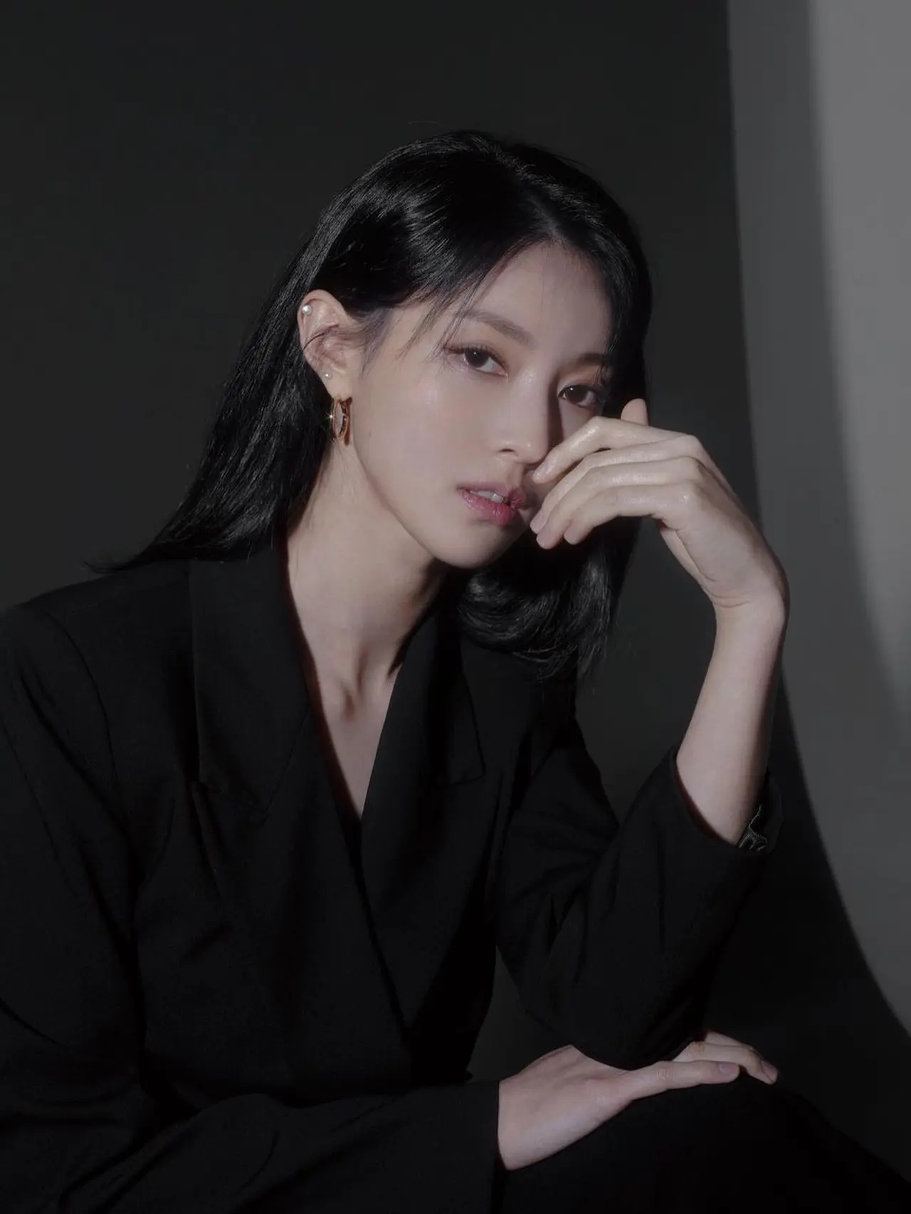 6 Inspirasi Gaya Cewek Mamba ala Moon Ji Hyo yang Dikabarkan Pacaran ...