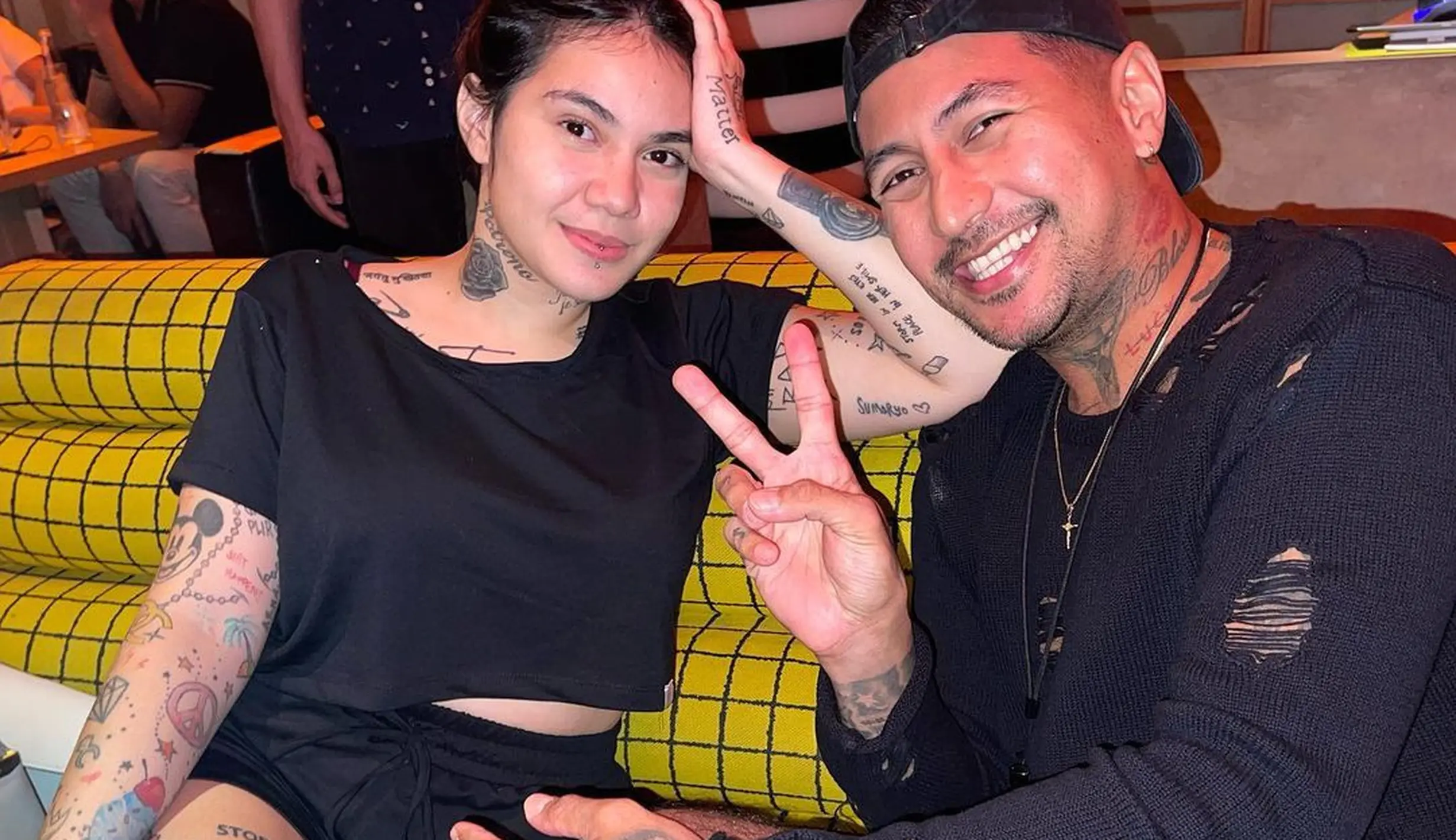 Pasangan Bertato, Intip Kemesraan Pebasket Kelly Purwanto dan Istri
