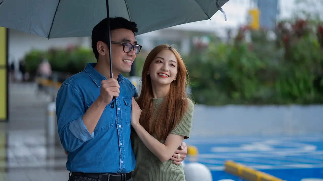 7 Tanda Dia Menyukaimu dengan Cinta yang Lebih Tulus dari Dugaanmu - Relationship Fimela.com