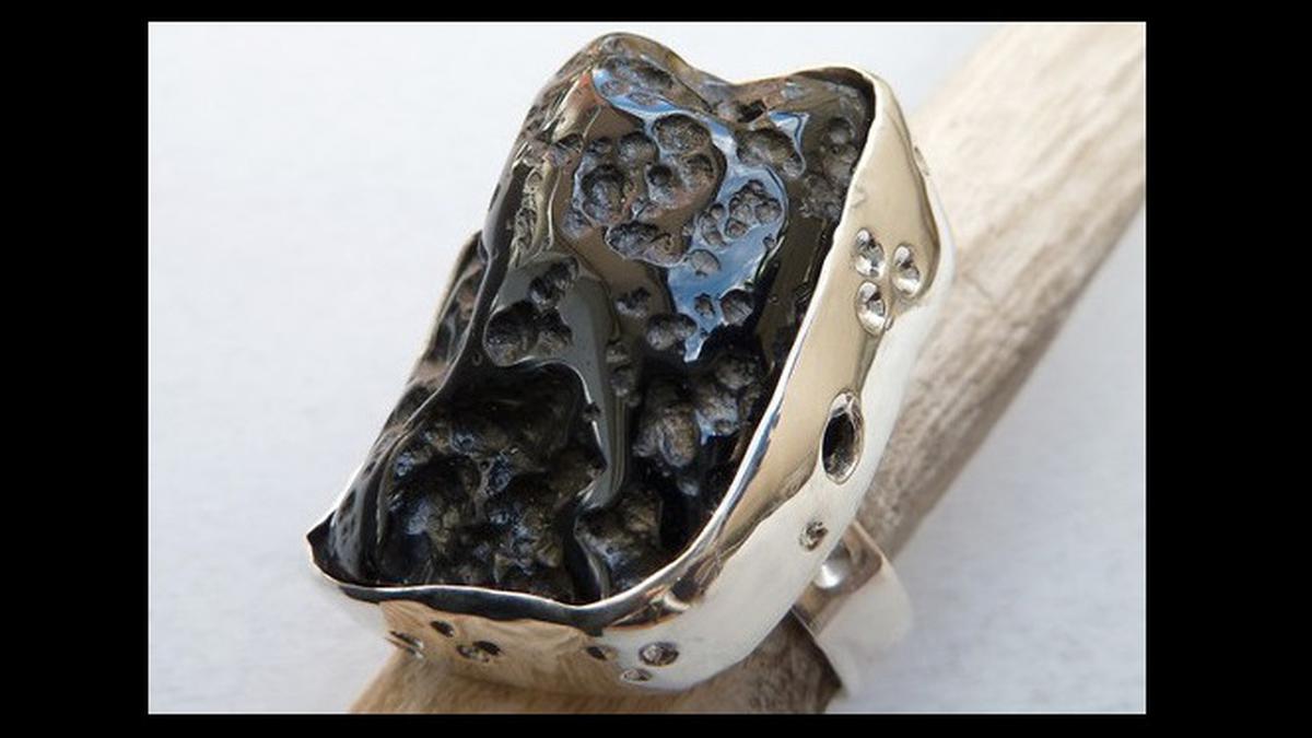 Batu Satam, Si Cantik dari Langit yang Jatuh di Belitung - Fashion ...