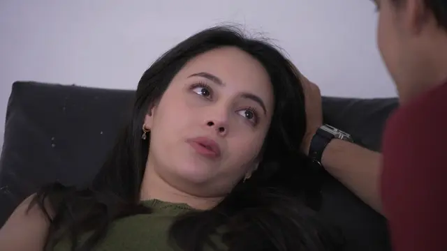 6 Potret Adegan Sinetron Di Antara Dua Cinta Episode 309, Wulan Kaget Lihat Romi Tiba-Tiba ...