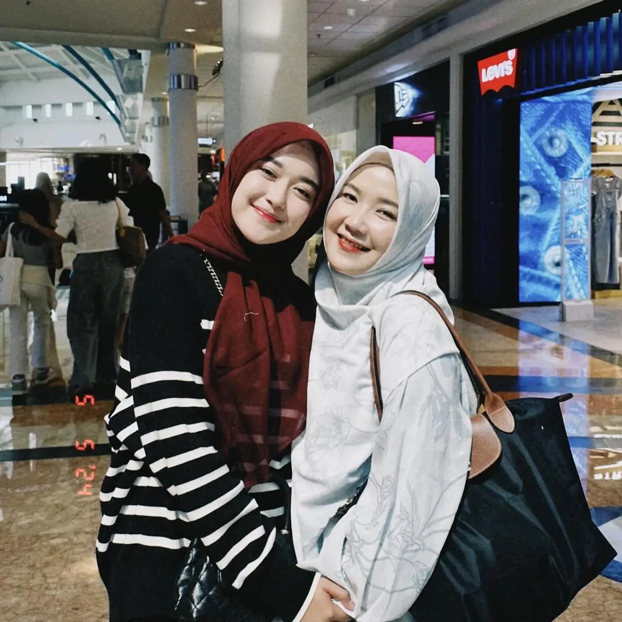 6 Potret Bunda Aliyya Ibu Kamila Asy Syifa, Dekat dengan Gus Zizan - Hot Liputan6.com