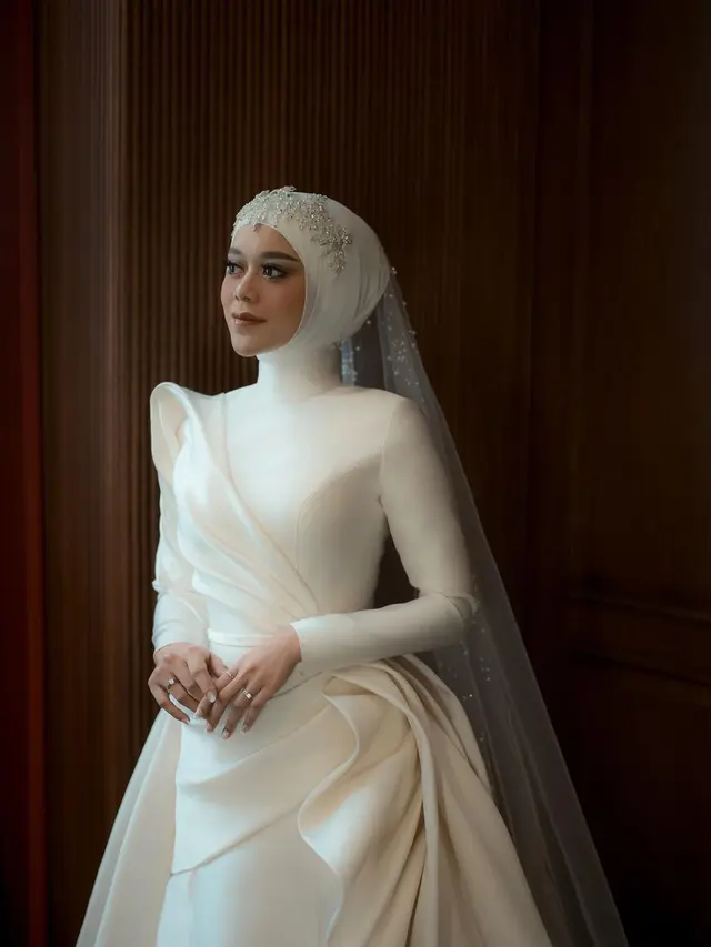 6 Detail Penampilan Lesty Kejora di Acara Tasyukuran, Gaun 'Leslar' Curi Perhatian - Hot ...