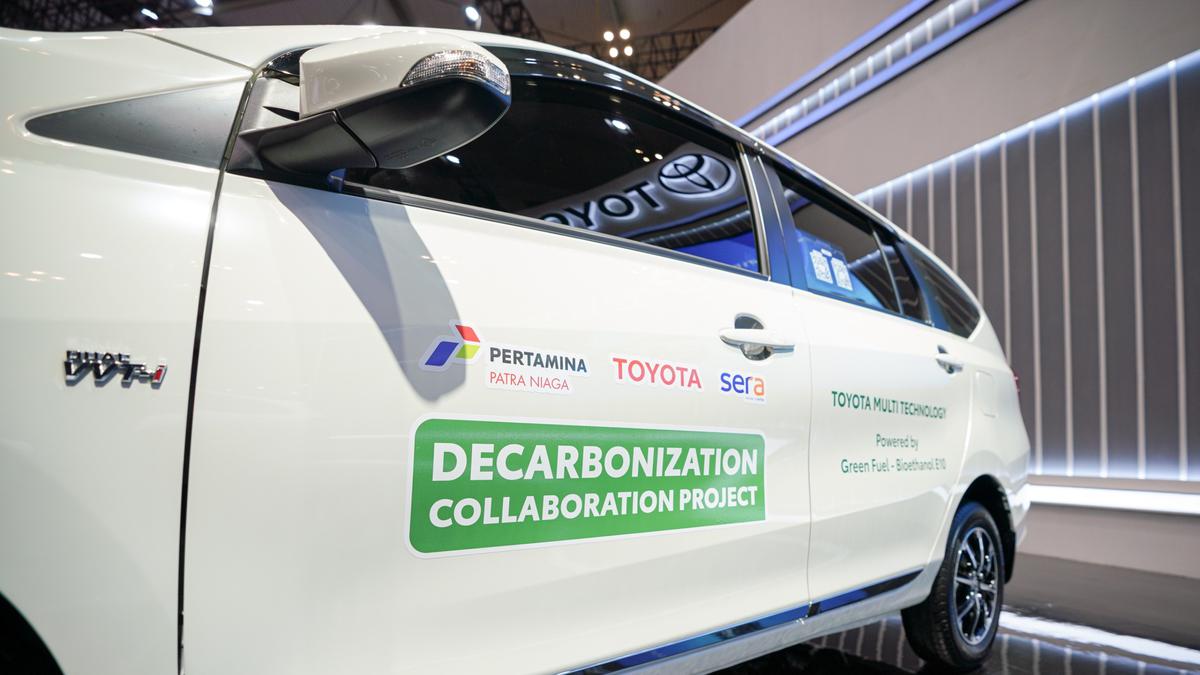 Pertamina Patra Niaga Uji Pemakaian Bioethanol E10 bersama Toyota dan TRAC