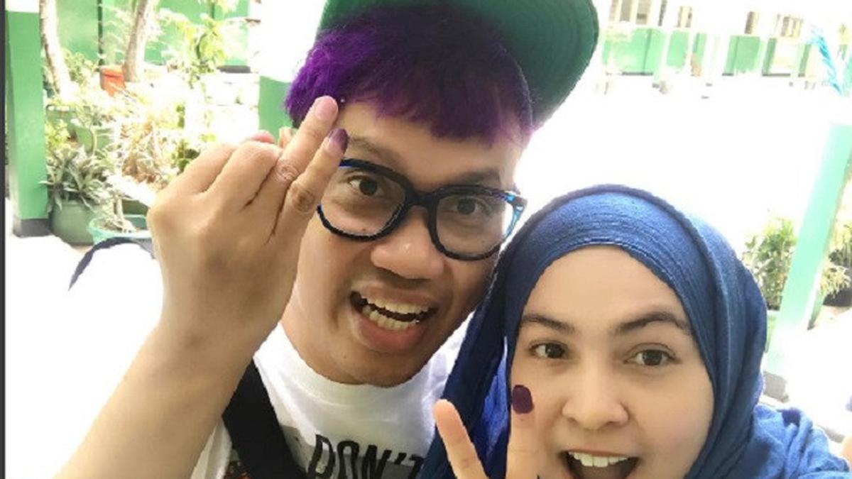 Sambut Pilkada DKI 2017, Rambut Uya Kuya seperti Tercelup Tinta ...