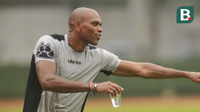 Diminta Pilih Dukung Arema atau Sriwijaya FC, Ini Jawaban Keith Kayamba ...