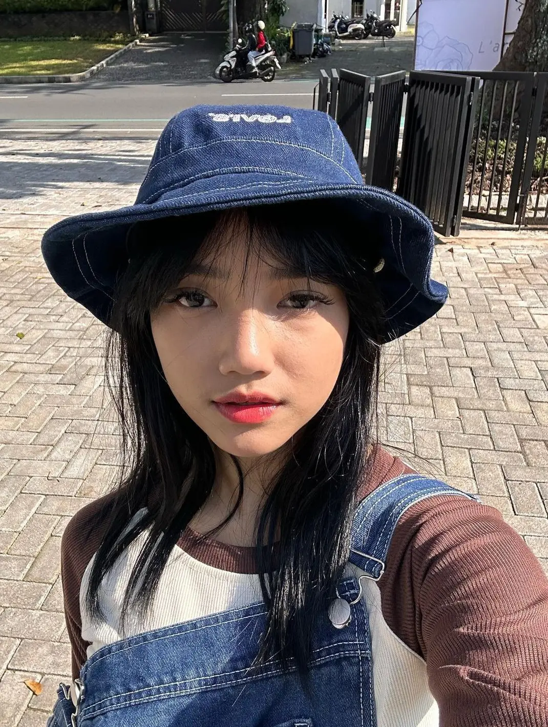 6 Potret Adu Gaya OOTD Fuji dan Aaliyah Massaid Pakai Topi, Stylish ...