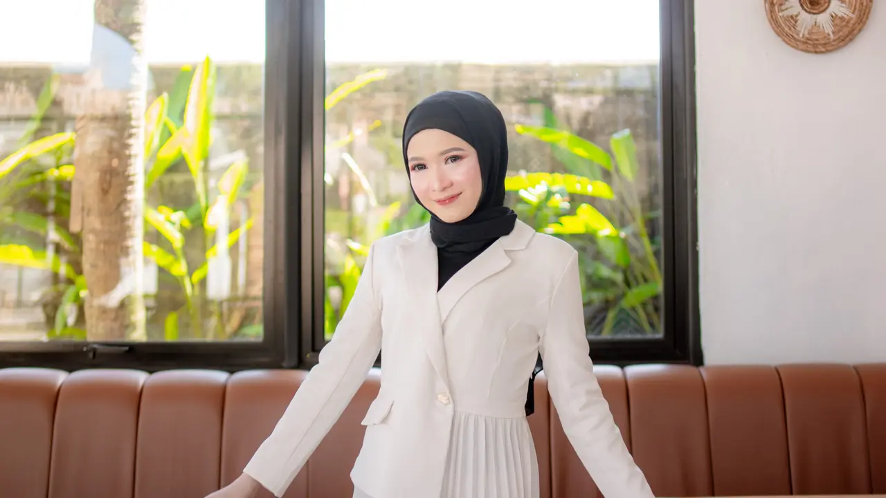 Senang Berpose Sejak Kecil, Kini Intan Noviasari Jalani Karier Sebagai ...