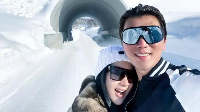 6 Potret Perjalanan Cinta Syahrini dan Reino Barack, Hamil Setelah 5 Tahun Nikah - Hot Liputan6.com