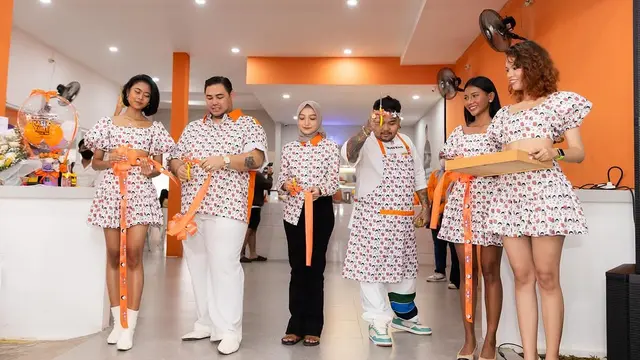 Ivan Gunawan Buka Bisnis Kuliner Baru, Harga Mulai 15 Ribu dan Bikin ...