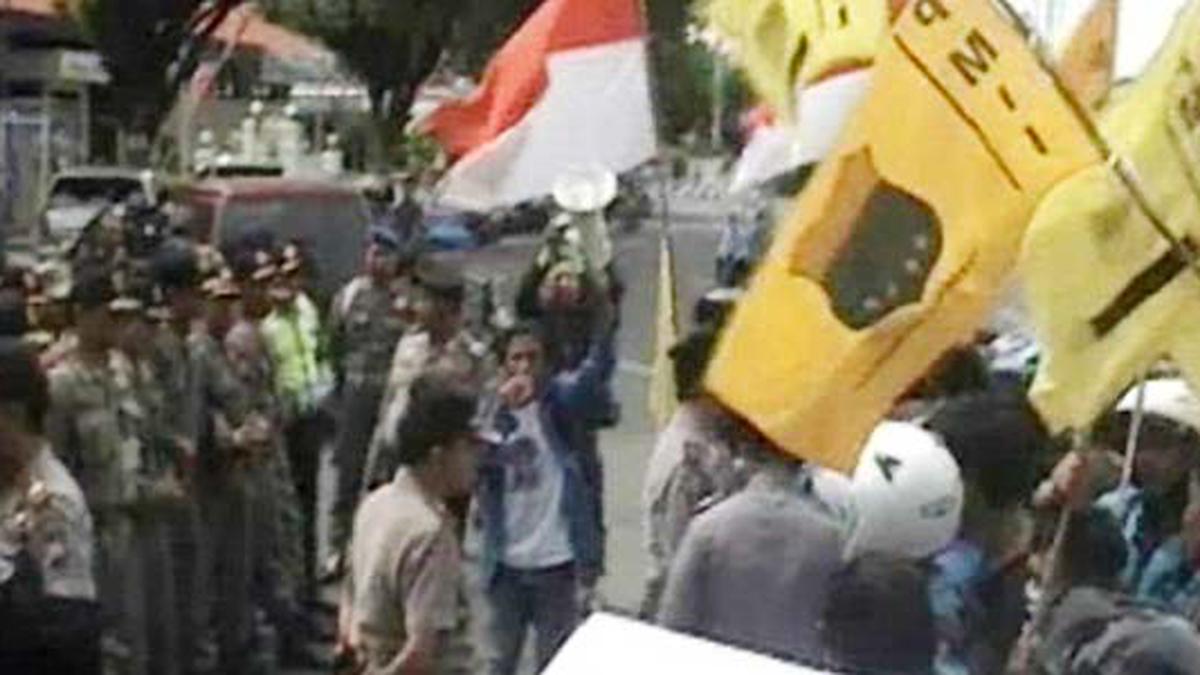 Demo Mahasiswa PMII Ricuh - Video Liputan6.com