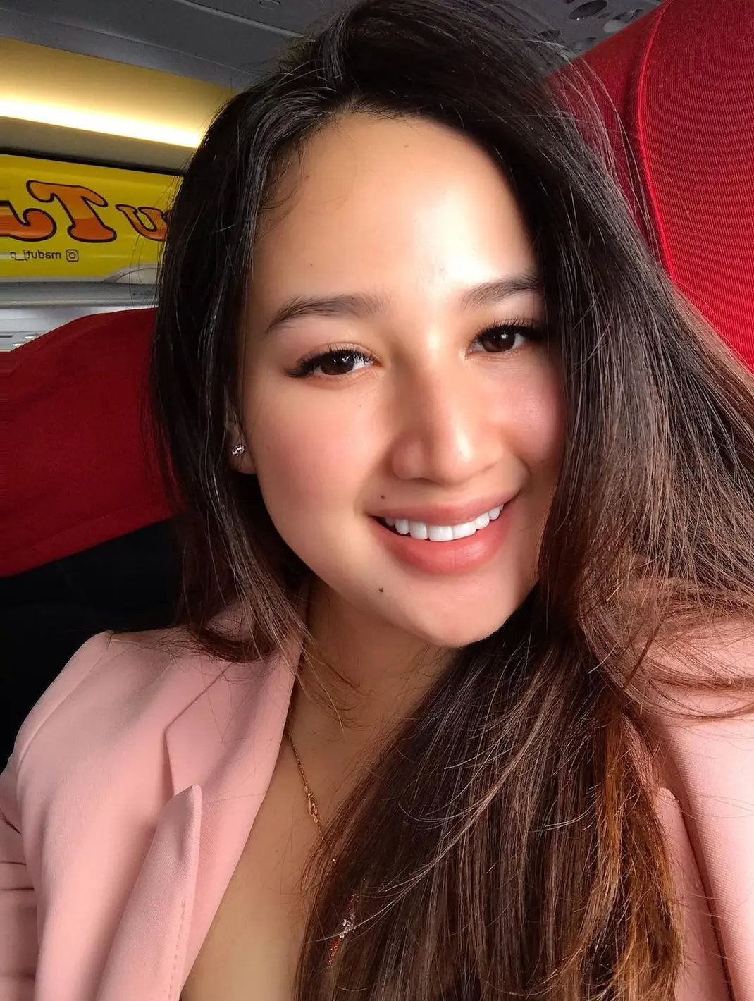 Pesona Adisty Juniar yang Berhasil Pikat Reiner Manopo, Kini Sudah Sah ...