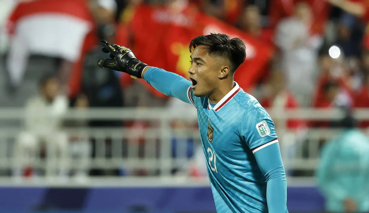 Foto: Penampilan Luar Biasa Ernando Ari saat Bawa Timnas Indonesia Tumbangkan Vietnam di Piala ...