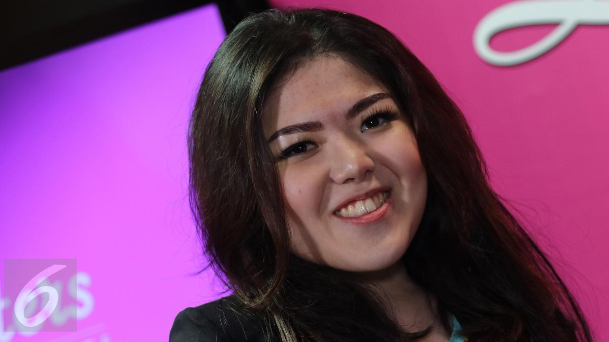 Ini Alasan Tina Toon Tempuh Gelar Magister Hukum