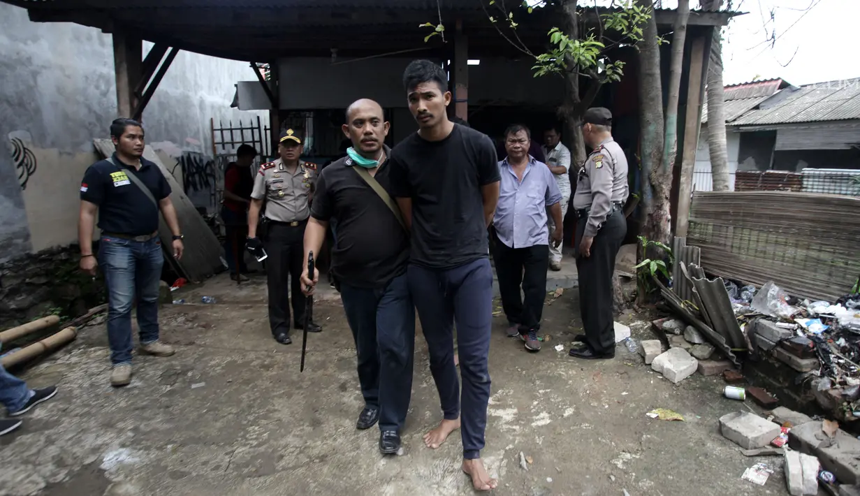 Foto Penggerebekan Narkoba Di Kampung Ambon Polisi Bekuk Enam