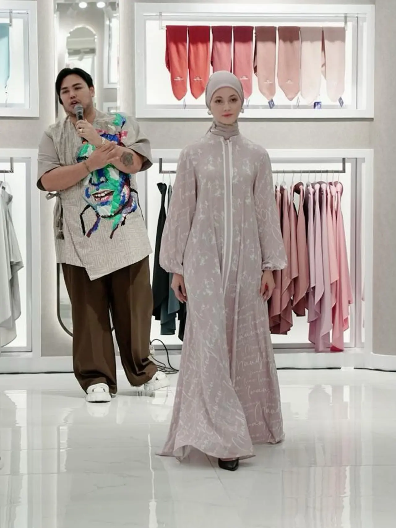 Ivan Gunawan Perkenalkan Koleksi Busana Yang Mengangkat Keindahan Bunga Anggrek Sorume - ShowBiz ...