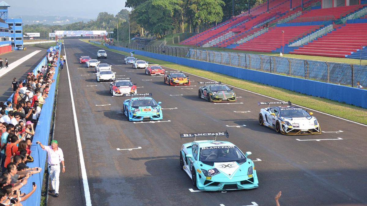 Seru, Balap Mobil Lamborghini di Sentul - Bola Liputan6.com