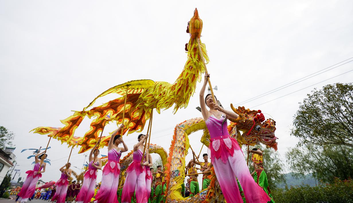FOTO: Pertunjukan Tari Naga Warnai Festival Panen Petani China - Foto ...