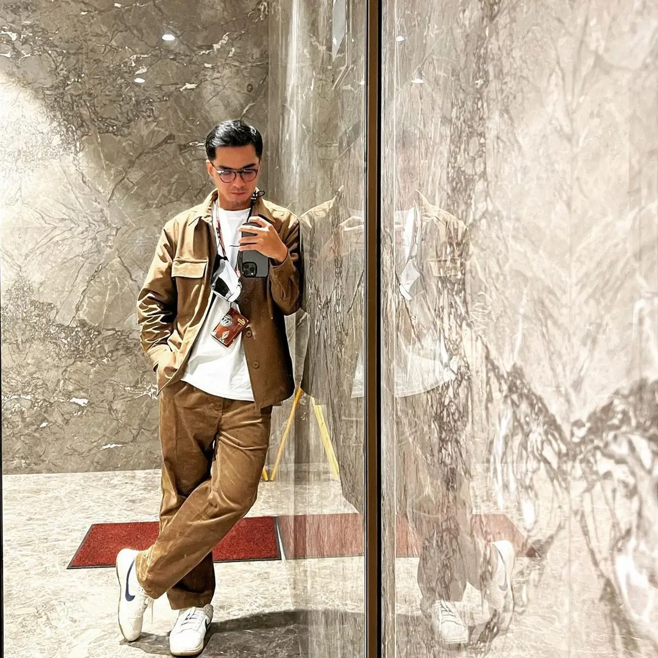 9 Potret Ricky Harun Gantengnya Awet, Dipuji tak Berubah Sejak 7 Tahun Lalu