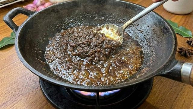 Cara Membuat Bumbu Hitam Madura, Ini Rahasia Warna Pekat dan Teknik ...