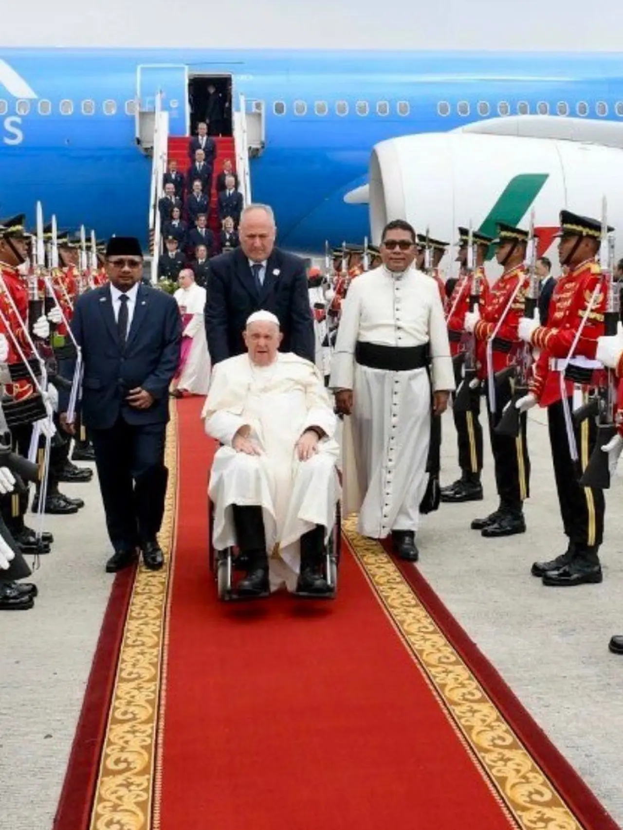 Terungkap Jam Tangan Sederhana yang Dikenakan Paus Fransiskus saat ...