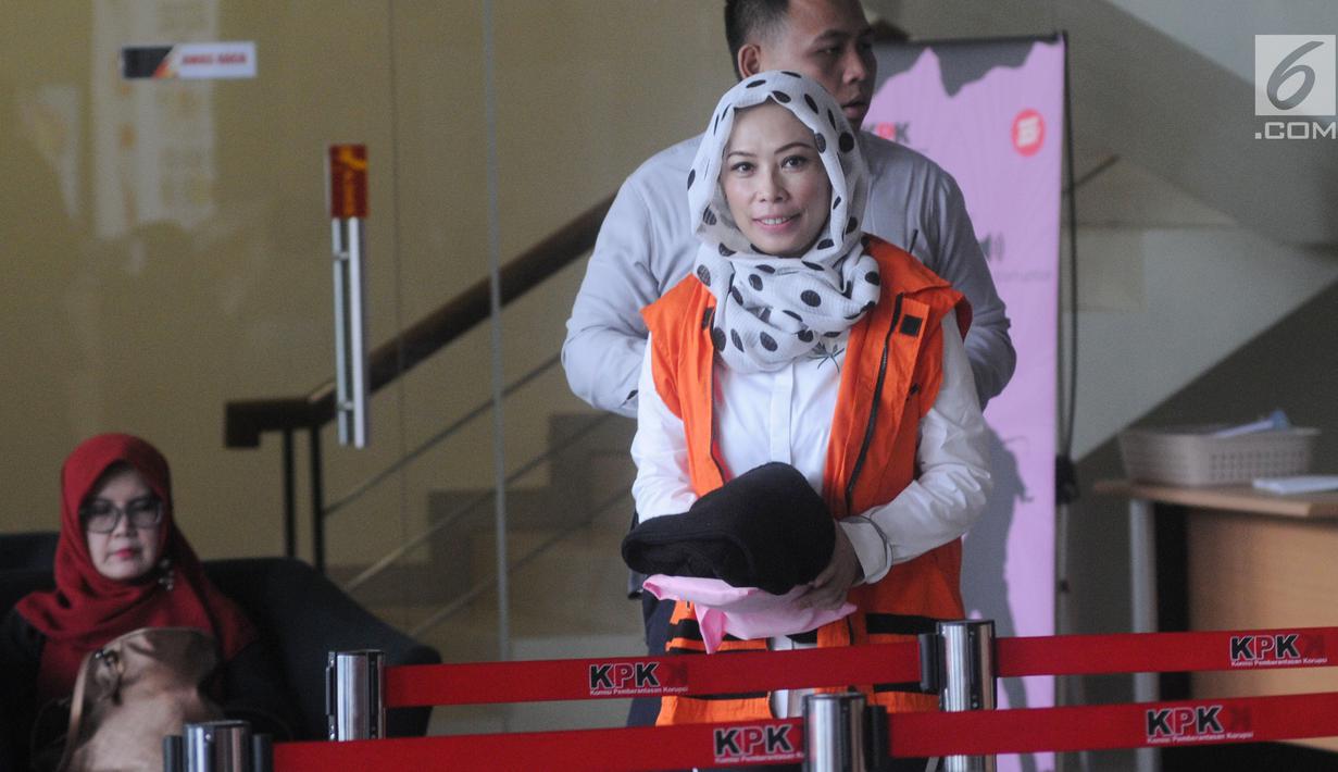 FOTO: KPK Periksa Perdana Marketing Manager Humpuss Transportasi Kimia - Foto Liputan6.com