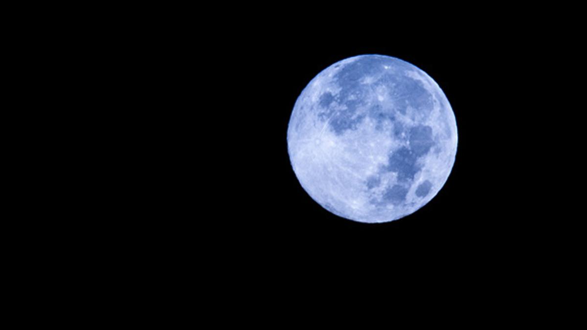 6 Tempat Terbaik untuk Menikmati Keindahan Blue Moon