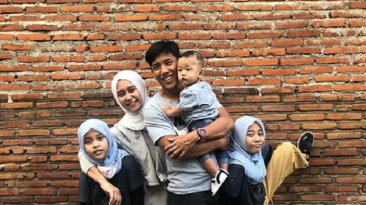 6 Potret Ahmad Bustomi, Mantan Pemain Arema FC yang Kini Bergabung ...