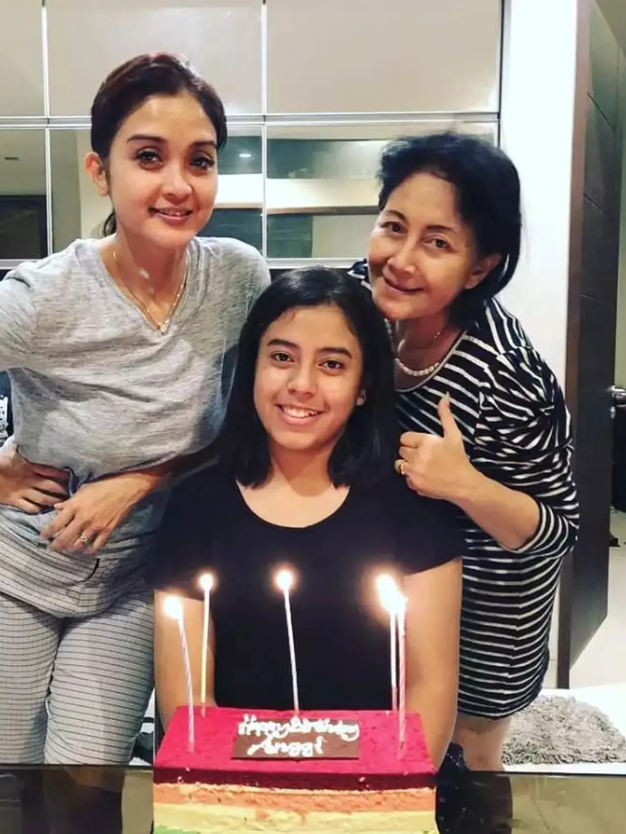 20 Tahun Berlalu, Pemeran Dewi Kantil Serial Angling Dharma Masih Awet Muda - Entertainment ...