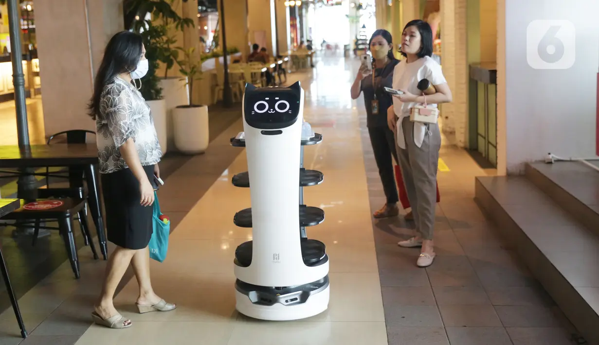 FOTO: Ada Robot Pengantar Makanan di Mal Tangerang - Foto Liputan6.com