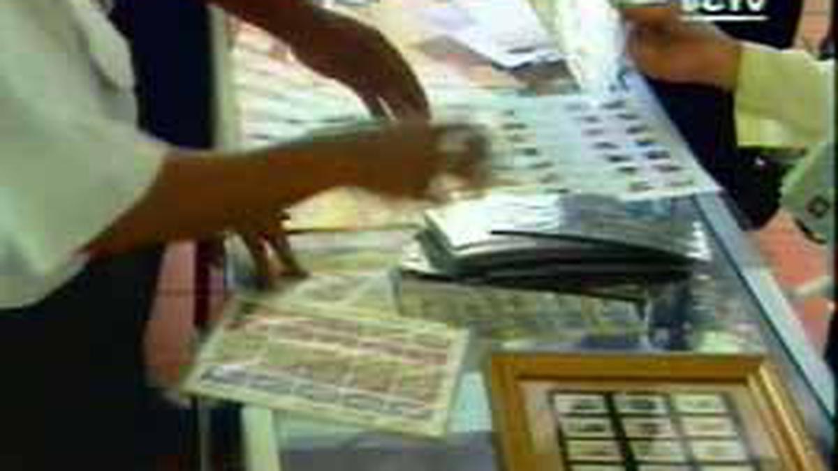 Terbit, Perangko Baru 28 Provinsi - News Liputan6.com