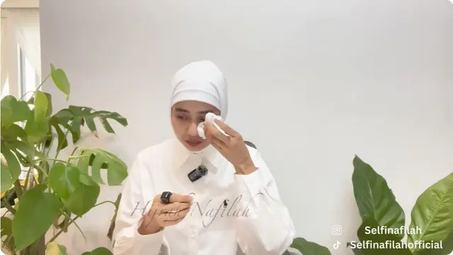 6 Potret Selfi Nafilah Mantan Istri Iwa K Mantap Berhijab, Ungkap Proses Hijrah - Hot Liputan6.com
