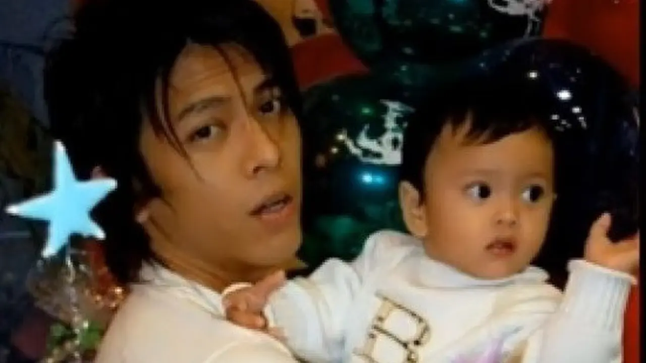 6 Foto Masa Muda Ariel Noah Bersama Alleia Kecil, Curi Perhatian - Hot ...