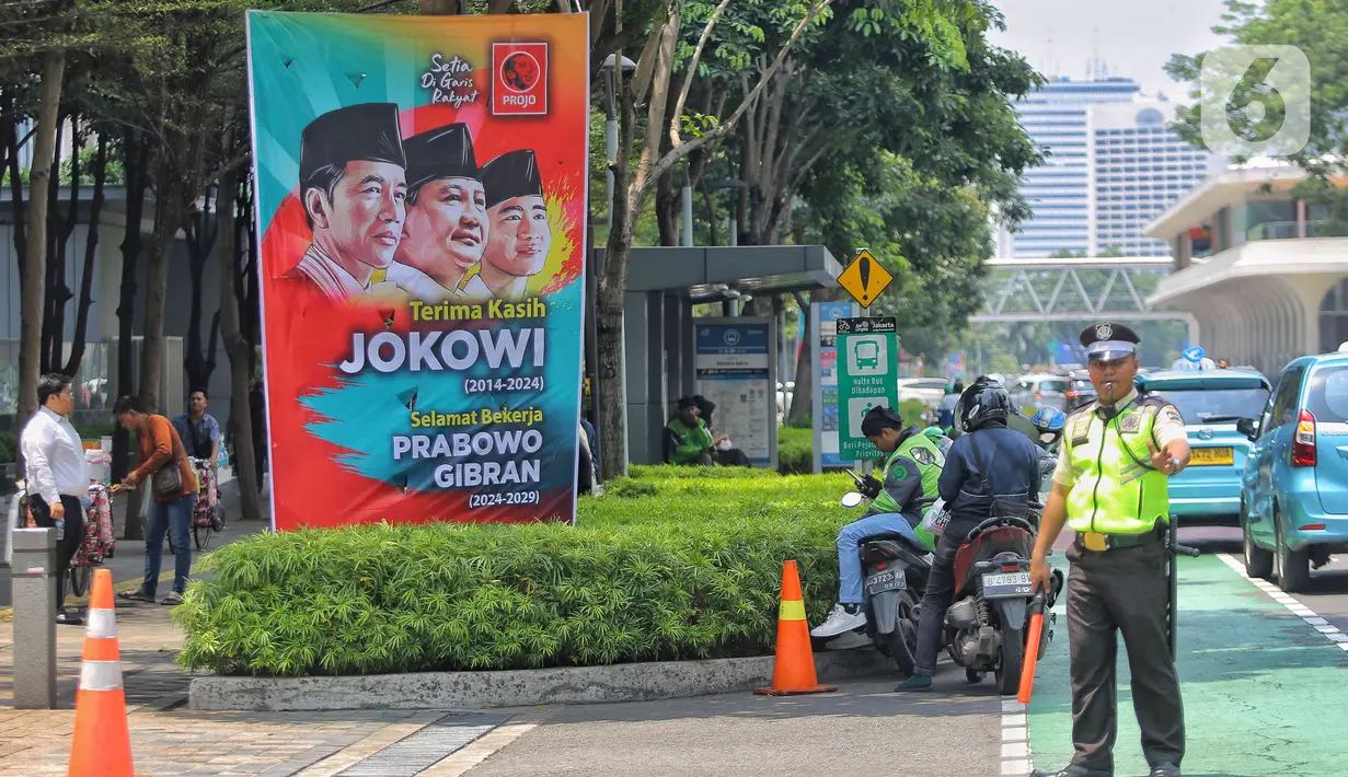 Jelang Pelantikan Prabowo-Gibran, Muncul Spanduk dan Baliho Terima Kasih Jokowi - Foto Liputan6.com
