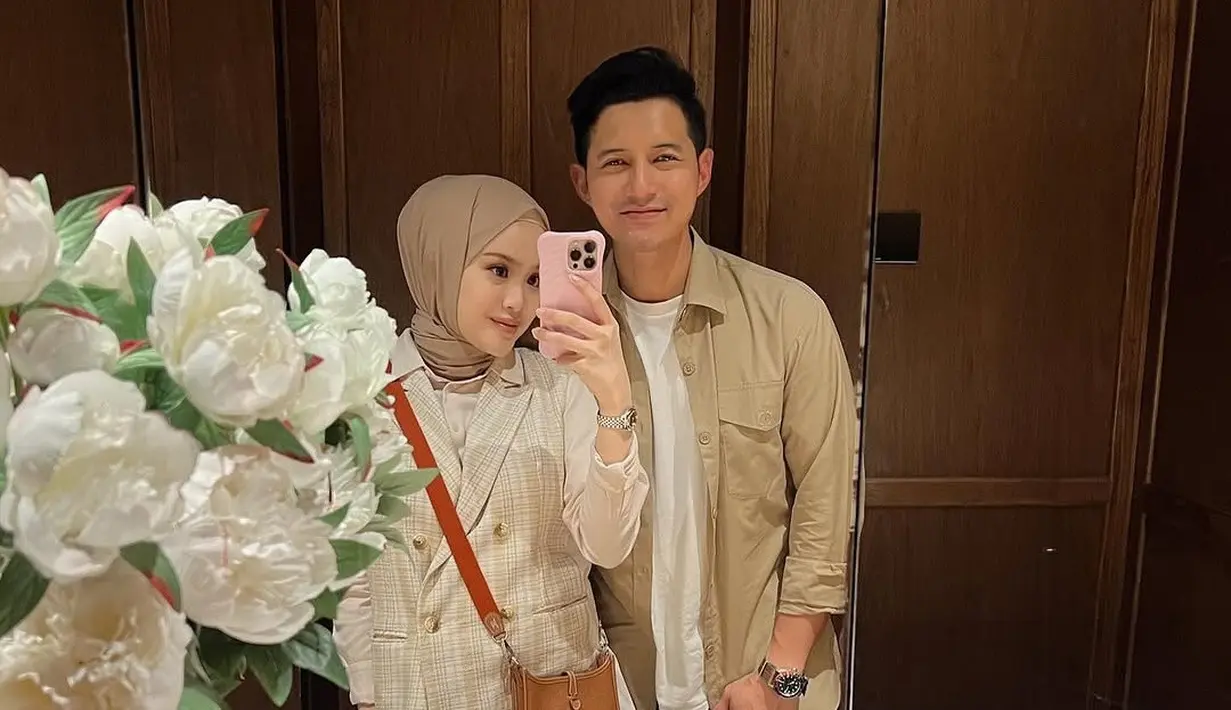 Potret Baby Bump Dea Sahirah Istri Chand Kelvin, Menanti Bahagia ...