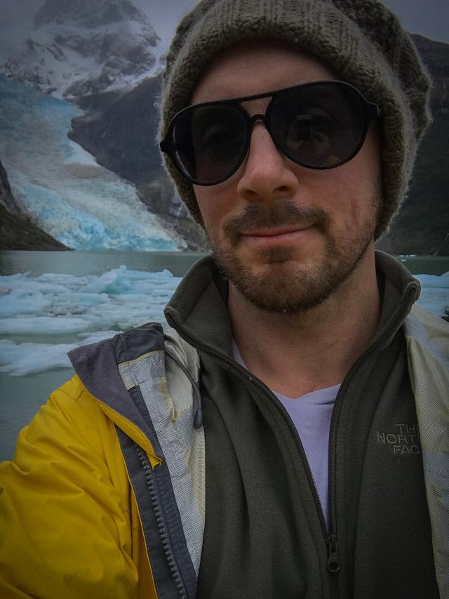 25 Tahun Berlalu, Ini 6 Potret Terbaru Steve Burns Pembawa Acara Blue’s ...