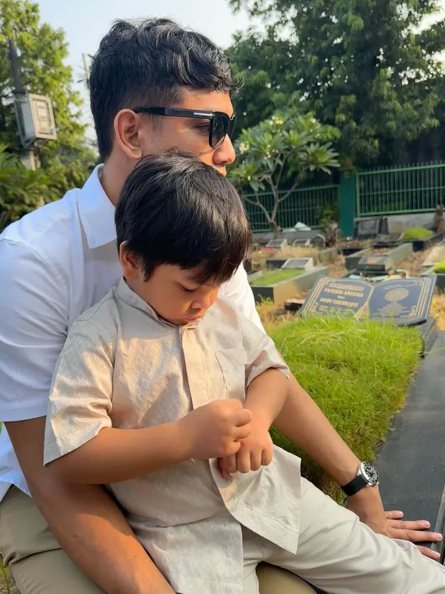 6 Potret Gala Sky Rayakan Idul Adha 2024, Salat Id Lalu Nyekar ke Makam ...