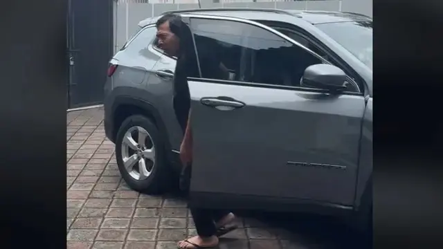 Kini Dipanggil Pak Dewan, Ini Potret Mobil Komedian Komeng yang Jadi ...