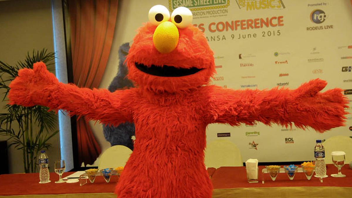 Karakter Sesame Street Hadir di Elmo Makes Music - ShowBiz Liputan6.com